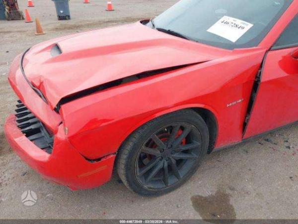 Sarkans Dodge Challenger 2020 Klaipėda, ar dzinēja tilpumu 5.70 L un nobraukumu 188 tūkst. km par 7600 €, foto 6 vietnē AUTOMOTO.COM.LV
