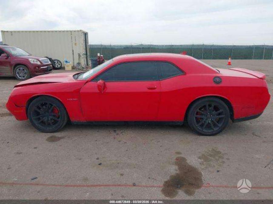 Sarkans Dodge Challenger 2020 Klaipėda, ar dzinēja tilpumu 5.70 L un nobraukumu 188 tūkst. km par 7600 €, foto 15 vietnē AUTOMOTO.COM.LV