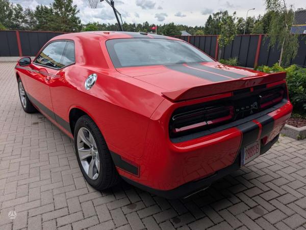 Red Dodge Challenger 2021 in Jurbarkas, with an engine capacity of 3.60 L and mileage of 64 thousand km for 18500 €, photo 4 on AUTOMOTO.COM.LV