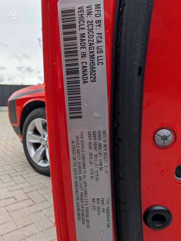 Red Dodge Challenger 2021 in Jurbarkas, with an engine capacity of 3.60 L and mileage of 64 thousand km for 18500 €, photo 9 on AUTOMOTO.COM.LV