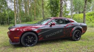 Red Dodge Challenger 2021 in Siauliai, with an engine capacity of 3.60 L and mileage of 148 thousand km for 18500 €, photo 5 on AUTOMOTO.COM.LV
