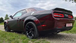 Red Dodge Challenger 2021 in Siauliai, with an engine capacity of 3.60 L and mileage of 148 thousand km for 18500 €, photo 8 on AUTOMOTO.COM.LV