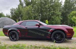 Red Dodge Challenger 2021 in Siauliai, with an engine capacity of 3.60 L and mileage of 148 thousand km for 18500 €, photo 10 on AUTOMOTO.COM.LV