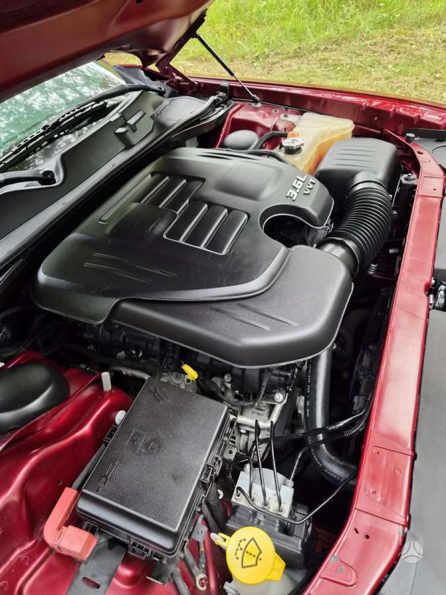Red Dodge Challenger 2021 in Siauliai, with an engine capacity of 3.60 L and mileage of 148 thousand km for 18500 €, photo 12 on AUTOMOTO.COM.LV