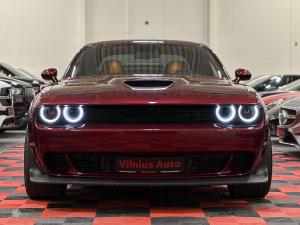 Sarkans Dodge Challenger 2021 Viļņa, ar dzinēja tilpumu 3.60 L un nobraukumu 98 tūkst. km par 21990 €, foto 3 vietnē AUTOMOTO.COM.LV
