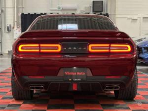 Sarkans Dodge Challenger 2021 Viļņa, ar dzinēja tilpumu 3.60 L un nobraukumu 98 tūkst. km par 21990 €, foto 6 vietnē AUTOMOTO.COM.LV