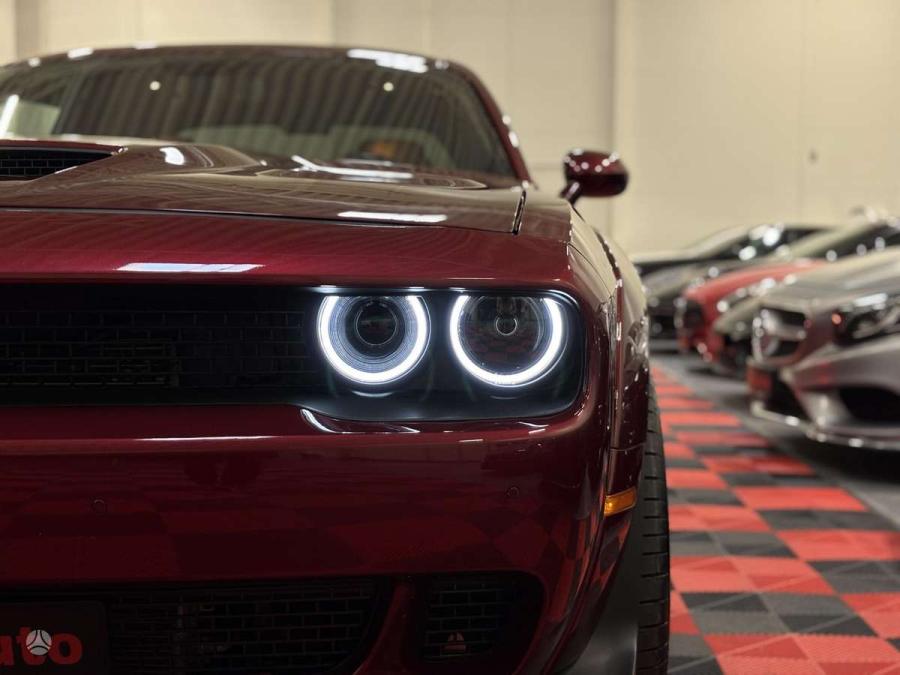 Sarkans Dodge Challenger 2021 Viļņa, ar dzinēja tilpumu 3.60 L un nobraukumu 98 tūkst. km par 21990 €, foto 8 vietnē AUTOMOTO.COM.LV