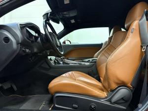 Sarkans Dodge Challenger 2021 Viļņa, ar dzinēja tilpumu 3.60 L un nobraukumu 98 tūkst. km par 21990 €, foto 15 vietnē AUTOMOTO.COM.LV