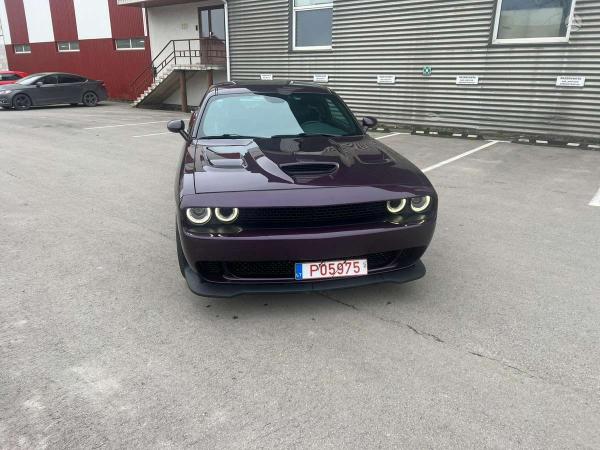 Red Dodge Challenger 2022 in Siauliai, with an engine capacity of 3.60 L and mileage of 46 thousand km for 25000 €, photo 2 on AUTOMOTO.COM.LV