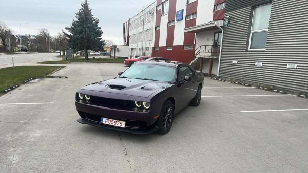 Red Dodge Challenger 2022 in Siauliai, with an engine capacity of 3.60 L and mileage of 46 thousand km for 25000 €, photo 3 on AUTOMOTO.COM.LV