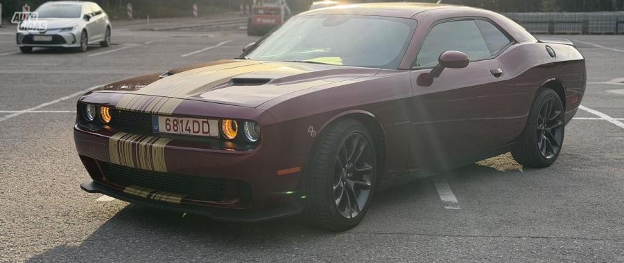 Red Dodge Challenger 2023 in Klaipeda, with an engine capacity of 5.70 L and mileage of 27 thousand km for 28500 €, photo 6 on AUTOMOTO.COM.LV