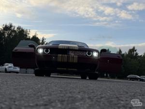 Red Dodge Challenger 2023 in Klaipeda, with an engine capacity of 5.70 L and mileage of 27 thousand km for 28500 €, photo 7 on AUTOMOTO.COM.LV