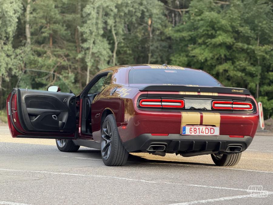 Red Dodge Challenger 2023 in Klaipeda, with an engine capacity of 5.70 L and mileage of 27 thousand km for 28500 €, photo 8 on AUTOMOTO.COM.LV