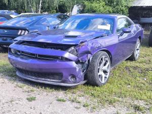 Violet Dodge Challenger 2016 in Ukmerge, with an engine capacity of 3.60 L and mileage of 100 thousand km for 9200 €, photo 3 on AUTOMOTO.COM.LV