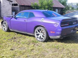 Violet Dodge Challenger 2016 in Ukmerge, with an engine capacity of 3.60 L and mileage of 100 thousand km for 9200 €, photo 4 on AUTOMOTO.COM.LV