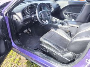 Violet Dodge Challenger 2016 in Ukmerge, with an engine capacity of 3.60 L and mileage of 100 thousand km for 9200 €, photo 8 on AUTOMOTO.COM.LV