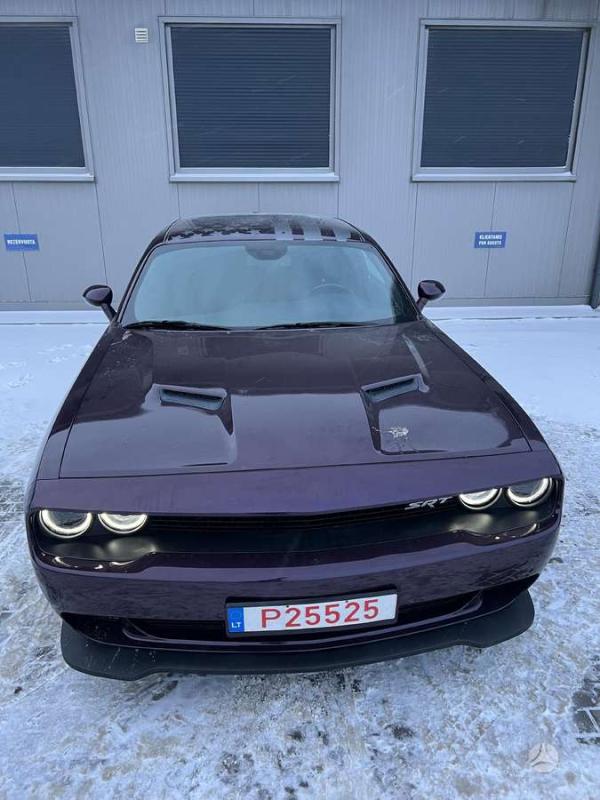 Violet Dodge Challenger 2021 in Klaipeda, with an engine capacity of 3.60 L and mileage of 116 thousand km for 15400 €, photo 5 on AUTOMOTO.COM.LV