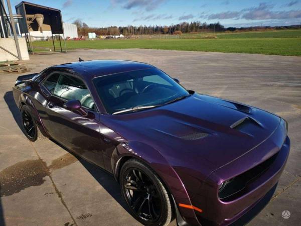 Violet Dodge Challenger 2022 in Siauliai, with an engine capacity of 6.42 L and mileage of 63 thousand km for 35500 €, photo 9 on AUTOMOTO.COM.LV