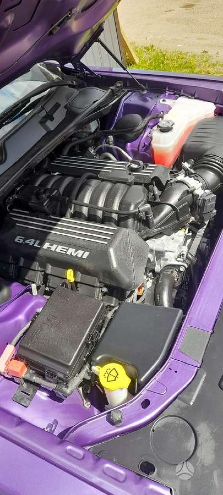 Violet Dodge Challenger 2023 in Gargzdai, with an engine capacity of 6.42 L and mileage of 3 thousand km for 31500 €, photo 10 on AUTOMOTO.COM.LV