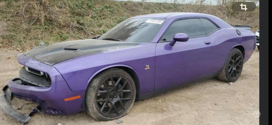 Violets Dodge Challenger 2018 Panevēža, ar dzinēja tilpumu 6.40 L un nobraukumu 78 tūkst. km par 16900 €, foto 1 vietnē AUTOMOTO.COM.LV