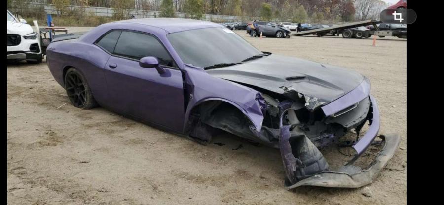 Violets Dodge Challenger 2018 Panevēža, ar dzinēja tilpumu 6.40 L un nobraukumu 78 tūkst. km par 16900 €, foto 7 vietnē AUTOMOTO.COM.LV