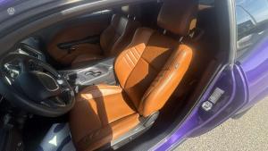 Violet Dodge Challenger 2023 in Panevezys, with an engine capacity of 6.20 L and mileage of 23 thousand km for 56900 €, photo 10 on AUTOMOTO.COM.LV