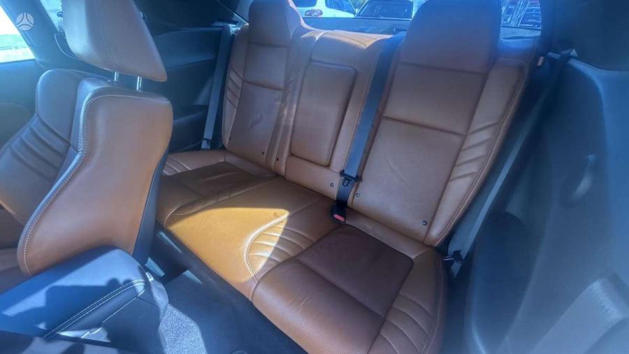 Violet Dodge Challenger 2023 in Panevezys, with an engine capacity of 6.20 L and mileage of 23 thousand km for 56900 €, photo 11 on AUTOMOTO.COM.LV
