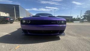 Violet Dodge Challenger 2023 in Panevezys, with an engine capacity of 6.20 L and mileage of 23 thousand km for 56900 €, photo 19 on AUTOMOTO.COM.LV