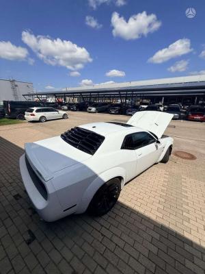 Balts Dodge Challenger 2012 Viļņa, ar dzinēja tilpumu 6.40 L un nobraukumu 185 tūkst. km par 16335 €, foto 6 vietnē AUTOMOTO.COM.LV