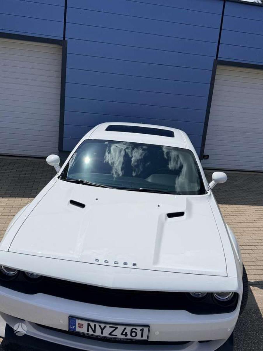 Balts Dodge Challenger 2012 Viļņa, ar dzinēja tilpumu 6.40 L un nobraukumu 185 tūkst. km par 16335 €, foto 10 vietnē AUTOMOTO.COM.LV