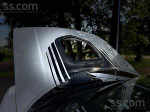 White Dodge Challenger 2015 in Jelgava, with an engine capacity of 5.70 L and mileage of 183 thousand km for 23900 €, photo 6 on AUTOMOTO.COM.LV