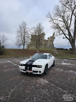Balts Dodge Challenger 2019 Kauņa, ar dzinēja tilpumu 5.70 L un nobraukumu 95 tūkst. km par 23900 €, foto 2 vietnē AUTOMOTO.COM.LV