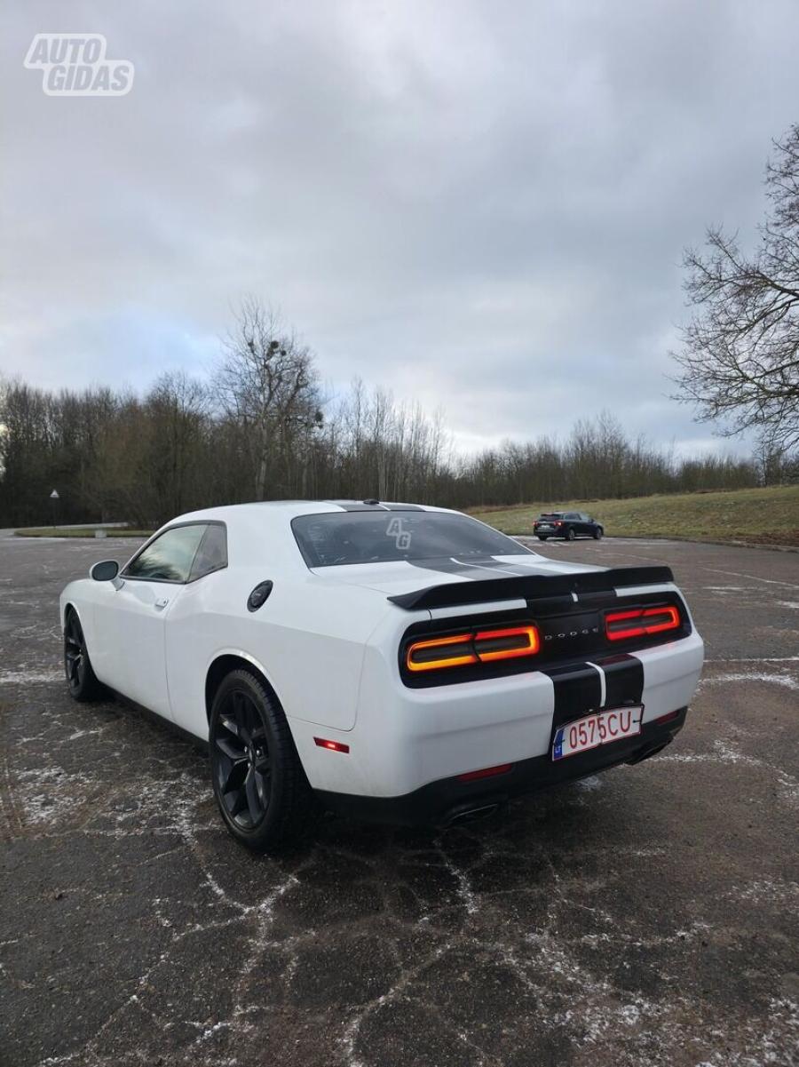 Balts Dodge Challenger 2019 Kauņa, ar dzinēja tilpumu 5.70 L un nobraukumu 95 tūkst. km par 23900 €, foto 7 vietnē AUTOMOTO.COM.LV