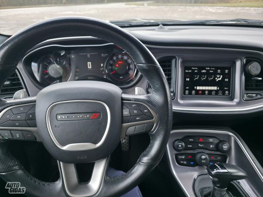 Balts Dodge Challenger 2019 Kauņa, ar dzinēja tilpumu 5.70 L un nobraukumu 95 tūkst. km par 23900 €, foto 14 vietnē AUTOMOTO.COM.LV