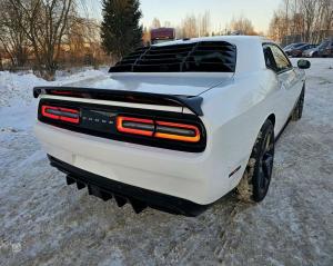 White Dodge Challenger 2019 in Siauliai, with an engine capacity of 3.60 L and mileage of 85 thousand km for 21175 €, photo 9 on AUTOMOTO.COM.LV