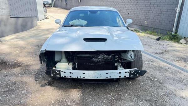 Balts Dodge Challenger 2019 Ukmergė, ar dzinēja tilpumu 5.65 L un nobraukumu 79 tūkst. km par 12999 €, foto 4 vietnē AUTOMOTO.COM.LV