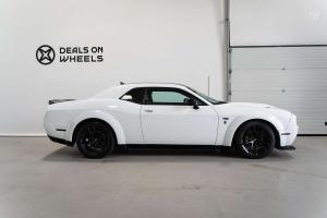 Balts Dodge Challenger 2019 Viļņa, ar dzinēja tilpumu 6.42 L un nobraukumu 54 tūkst. km par 45900 €, foto 4 vietnē AUTOMOTO.COM.LV