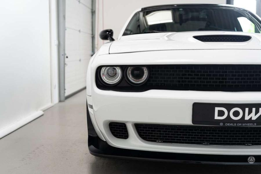 Balts Dodge Challenger 2019 Viļņa, ar dzinēja tilpumu 6.42 L un nobraukumu 54 tūkst. km par 45900 €, foto 10 vietnē AUTOMOTO.COM.LV