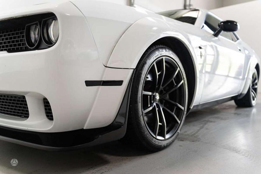 Balts Dodge Challenger 2019 Viļņa, ar dzinēja tilpumu 6.42 L un nobraukumu 54 tūkst. km par 45900 €, foto 11 vietnē AUTOMOTO.COM.LV