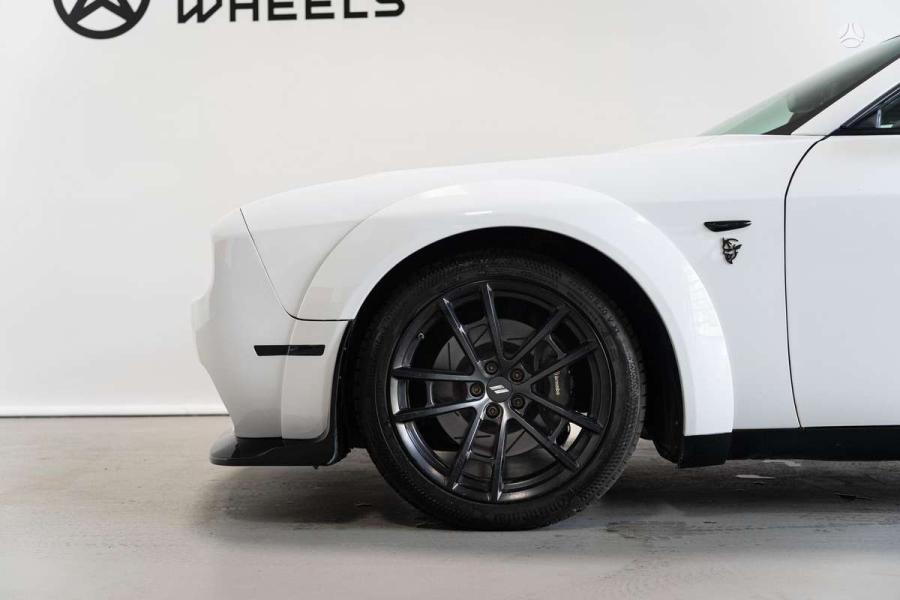Balts Dodge Challenger 2019 Viļņa, ar dzinēja tilpumu 6.42 L un nobraukumu 54 tūkst. km par 45900 €, foto 12 vietnē AUTOMOTO.COM.LV