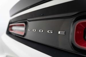Balts Dodge Challenger 2019 Viļņa, ar dzinēja tilpumu 6.42 L un nobraukumu 54 tūkst. km par 45900 €, foto 14 vietnē AUTOMOTO.COM.LV