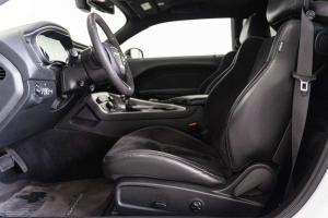 Balts Dodge Challenger 2019 Viļņa, ar dzinēja tilpumu 6.42 L un nobraukumu 54 tūkst. km par 45900 €, foto 18 vietnē AUTOMOTO.COM.LV