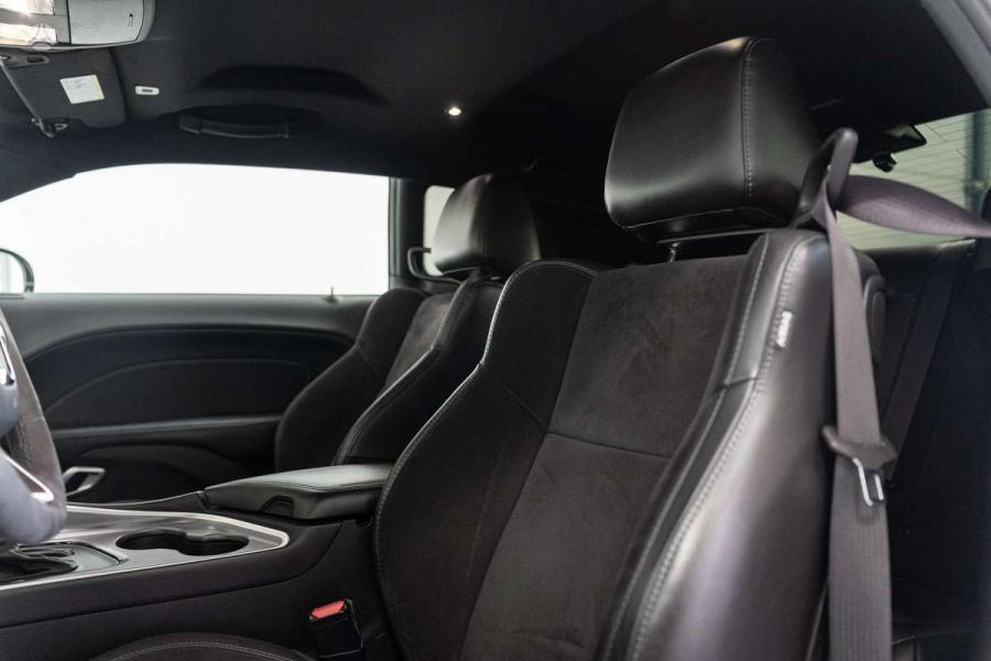 Balts Dodge Challenger 2019 Viļņa, ar dzinēja tilpumu 6.42 L un nobraukumu 54 tūkst. km par 45900 €, foto 19 vietnē AUTOMOTO.COM.LV