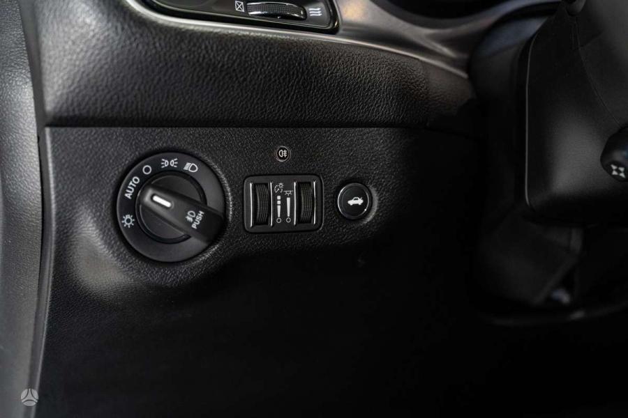 Balts Dodge Challenger 2019 Viļņa, ar dzinēja tilpumu 6.42 L un nobraukumu 54 tūkst. km par 45900 €, foto 22 vietnē AUTOMOTO.COM.LV