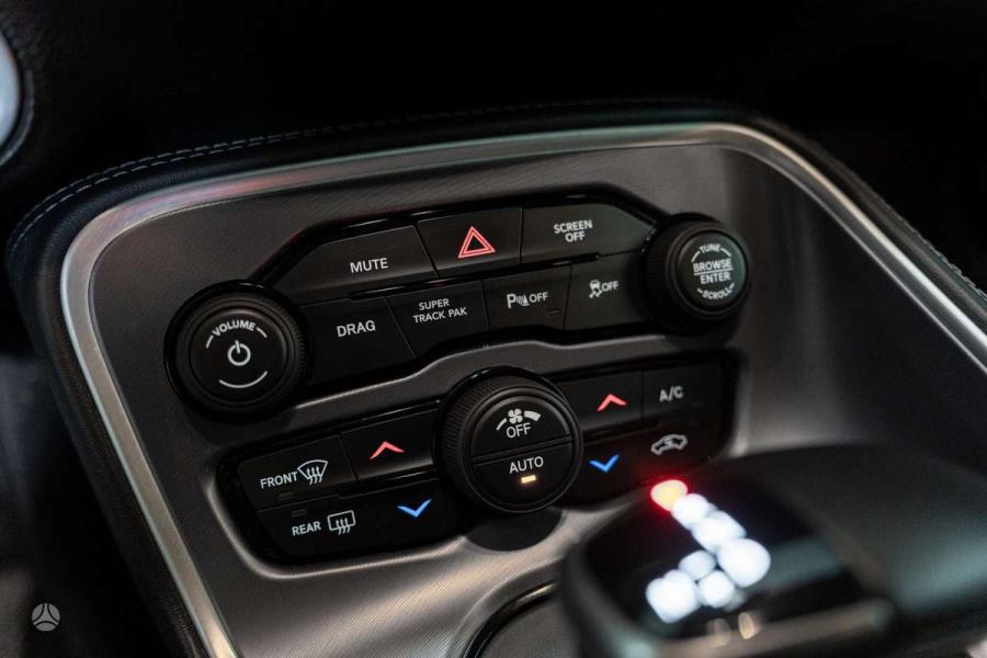 Balts Dodge Challenger 2019 Viļņa, ar dzinēja tilpumu 6.42 L un nobraukumu 54 tūkst. km par 45900 €, foto 28 vietnē AUTOMOTO.COM.LV