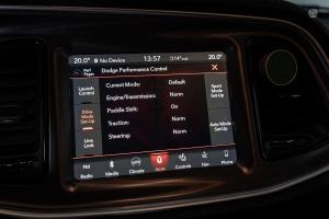 Balts Dodge Challenger 2019 Viļņa, ar dzinēja tilpumu 6.42 L un nobraukumu 54 tūkst. km par 45900 €, foto 33 vietnē AUTOMOTO.COM.LV
