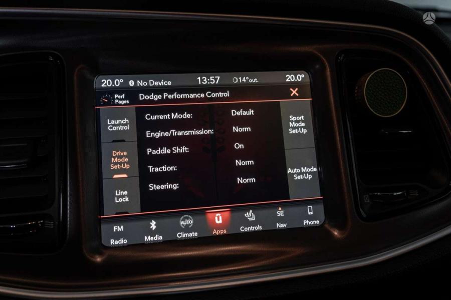 Balts Dodge Challenger 2019 Viļņa, ar dzinēja tilpumu 6.42 L un nobraukumu 54 tūkst. km par 45900 €, foto 33 vietnē AUTOMOTO.COM.LV