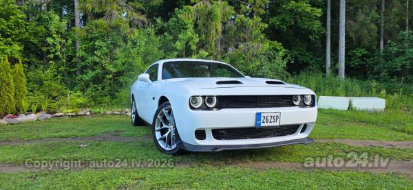White Dodge Challenger 2020 in Tallinn, with an engine capacity of 5.70 L and mileage of 51 thousand km for 28900 €, photo 1 on AUTOMOTO.COM.LV