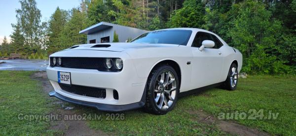 White Dodge Challenger 2020 in Tallinn, with an engine capacity of 5.70 L and mileage of 51 thousand km for 28900 €, photo 2 on AUTOMOTO.COM.LV
