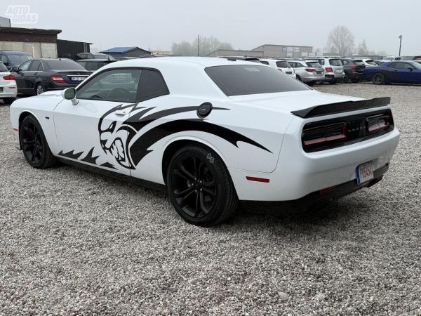 Balts Dodge Challenger 2021 Kretinga, ar dzinēja tilpumu 5.70 L un nobraukumu 88 tūkst. km par 22900 €, foto 8 vietnē AUTOMOTO.COM.LV